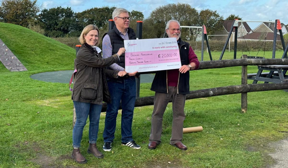 New play park opens in Crapstone